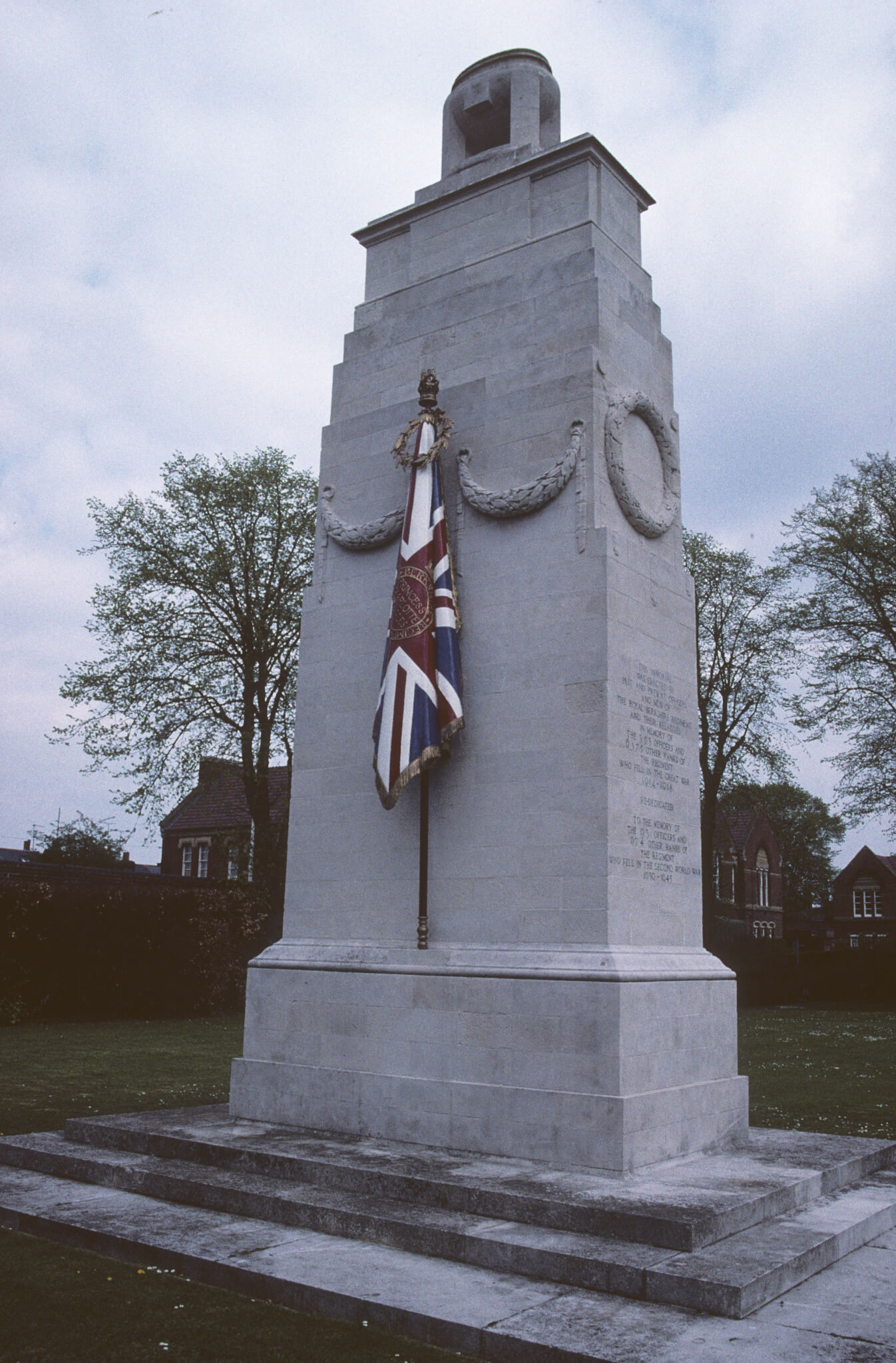 Royal Berkshire Regiment War Memorial, Brock Barracks, Reading ...